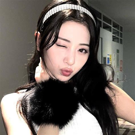 Le Sserafim Icons South Korean Girls Korean Girl Groups Girls Diary
