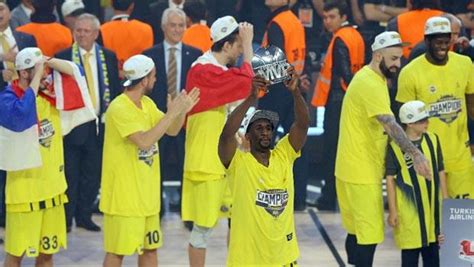 TBF Başkanı Türkoğlu Fenerbahçe yi kutladı