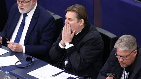 Spionage Verdacht Gegen AfD Mitarbeiter Reaktionen Auf Festnahme