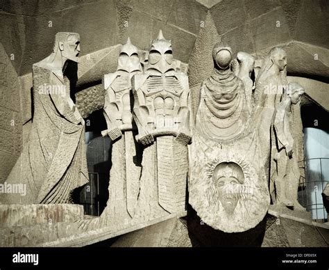 Esculturas De Josep Maria Subirachs Detalle De La Escena De La
