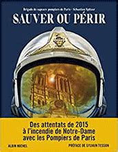 Casques Tenues Et Uniformes Des Sapeurs Pompiers Provence