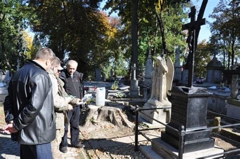 Zabytkowe nagrobki na sandomierskim cmentarzu odzyskały blask Echo
