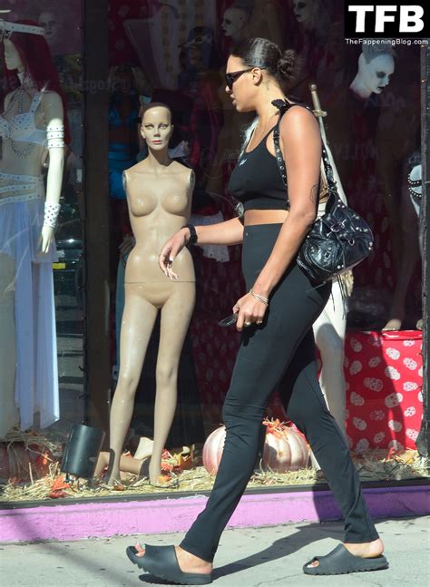 Liz Cambage Heads To Trashy Lingerie In WeHo 16 Photos OnlyFans