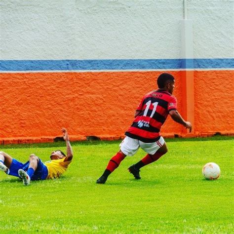 Tenho Um Sonho De Ser Um Jogador Profissional De Futebol E Preciso