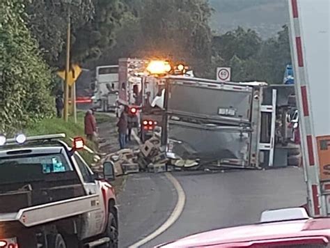 Se desprende caja de tráiler en la autopista Orizaba Puebla