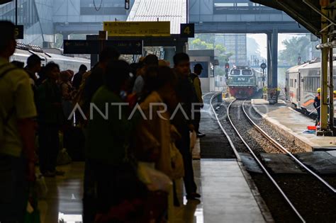 PT KAI Tambah Pengoperasian Kereta Antisipasi Lonjakan Penumpang