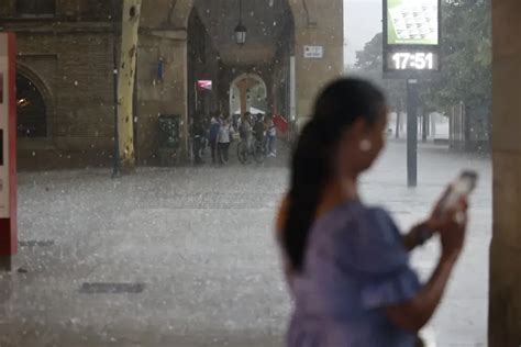 Fotos De La Fuerte Tormenta De Lluvia Y Granizo En Zaragoza