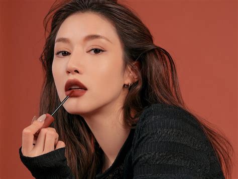 Hướng dẫn nàng cách đánh son môi cho môi dày thêm quyến rũ và sành điệu
