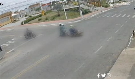 V Deo C Mera De Monitoramento Registra Exato Momento Em Que H