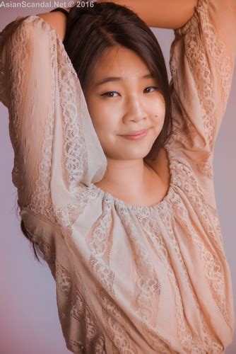 レアなシンガポールモデルの裸のビデオと写真 Vol 3 2016 Scandal