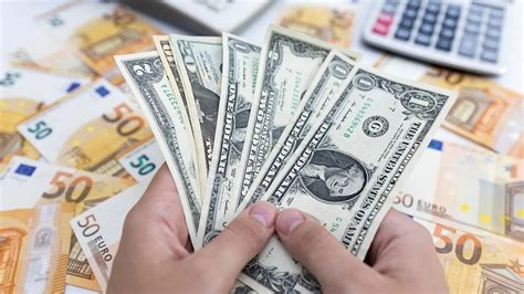 Dolar ve Euro haftanın ilk işlem gününe nasıl başladı