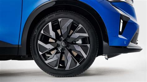 Presentacion Del Potente Renault Rafale Coupe SUV 2024 Con Sus 300