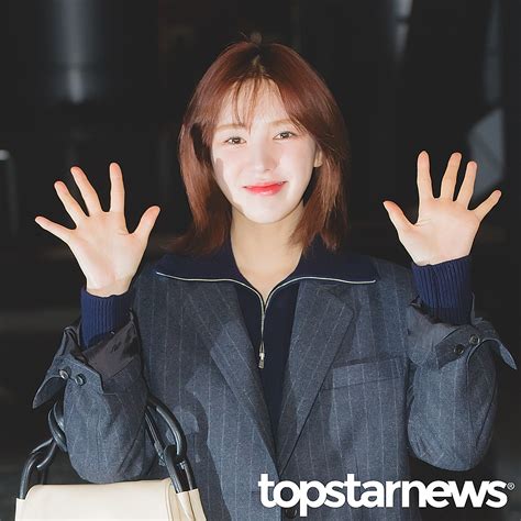 WENDY THAILAND on Twitter RT TSN PHOTO HD포토 레드벨벳 웬디 출근길 해맑은