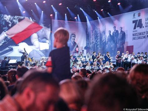 Warszawiacy śpiewają nie zakazane piosenki 2022 Oglądaj na żywo