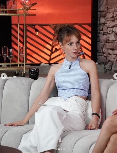 FOTO Natalia Téllez llega a Netas Divinas y deslumbra con este