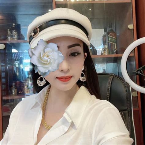 Anh Tú Bà chị nhà giàu chịu chơi tìm phi công Máy Bay Bà Già AZ