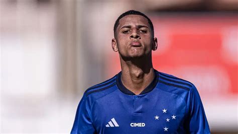 Atacante Da Base Do Cruzeiro Tem Mais Gols Que Todos Atacantes Do