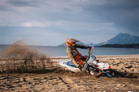 Motorrad Vergleich KTM 500 EXC F SIX DAYS 2025 Vs KTM 500 EXC F SIX