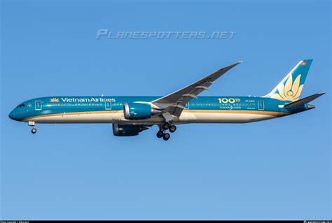 VN A873 Vietnam Airlines Boeing 787 10 Dreamliner Photo by Māuruuru