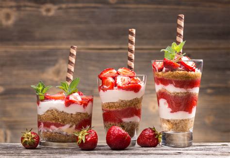 Verrines fraises mascarpone et spéculoos La Recette