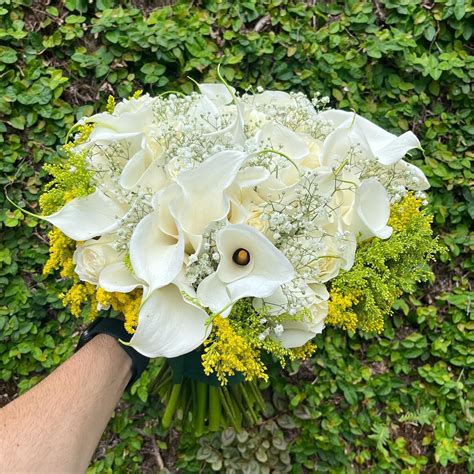 Buquê de Noiva Copo De Leite Floricultura BH Cestas de Flores BH