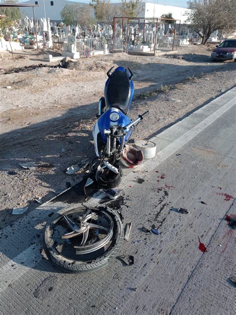 Motociclista de 16 años se impacta contra pipa en Gómez Palacio
