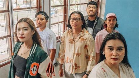 Terbaru 15 Lirik Lagu Viral TikTok 2023 Yang Sering Masuk FYP Ada