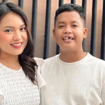 Resmi Pacaran Intip 5 Potret Kedekatan Dustin Tiffani Dan Ditha Amalia