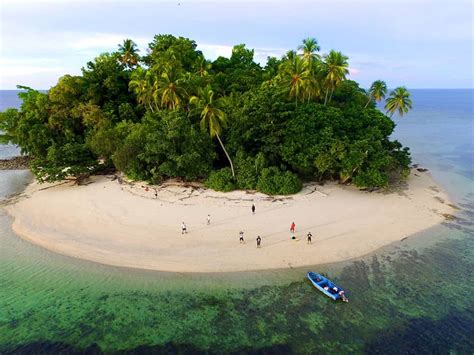 5 Destinasi Wisata Alam Di Papua Tagar