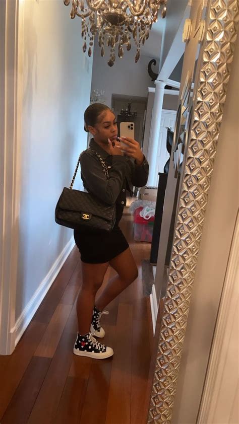 Pin By Heyy Luvvs On Fashion Black Girls Mirror Selfie