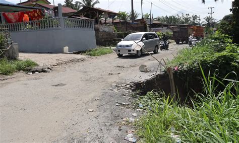 Parah Jalan Provinsi Di Nagori Saribu Asih Simalungun Yang Rusak Dan