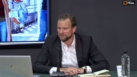 RLIVE Conferință de presă cu genericul Lagardère Travel Retail