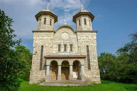 Biserica de marmură din Alun una dintre cele mai uimitoare biserici