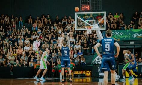 São José Basketball vira e vence em Bauru Jogando Juntos