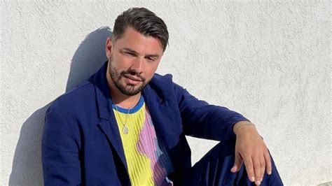 Kevin Guedj il officialise son couple avec Chloé Web Story