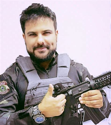 Homem Que Se Passava Por Policial Federal Indiciado Em Porto Alegre