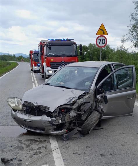 Zderzenie dwóch samochodów osobowych w Podrzeczu Podegrodzkie info