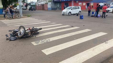 V Deo Motociclista De Aplicativo E Passageiro Ficam Feridos Em