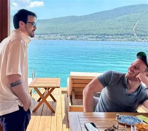 Kızıl Goncalar paydos dedi Mert Yazıcıoğlu ünlü isim ile tatile
