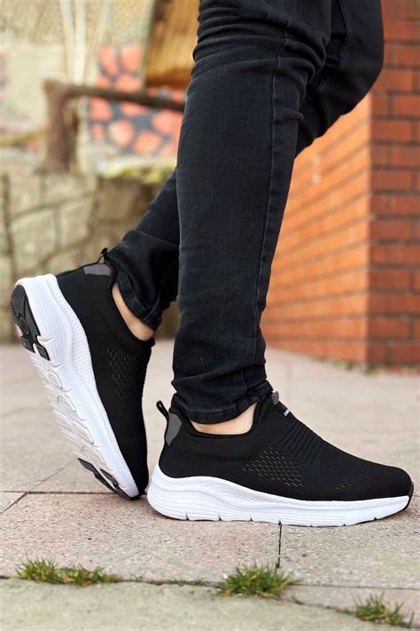 Boy Uzatan Gizli Topuk Siyah Beyaz Slip On Erkek Spor Ayakkabı