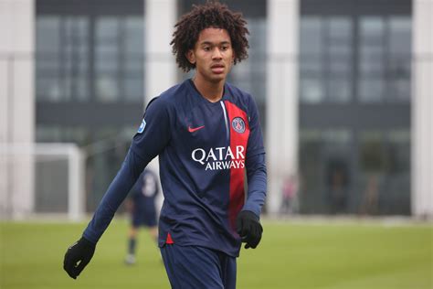 Revue De Presse Pros Luis Enrique Compte Sur Senny Mayulu L Equipe