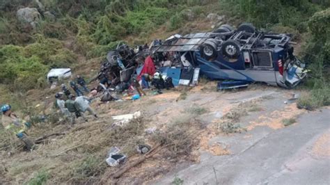 Trágico accidente en Zacatecas 24 muertos y 5 heridos al caer autobús