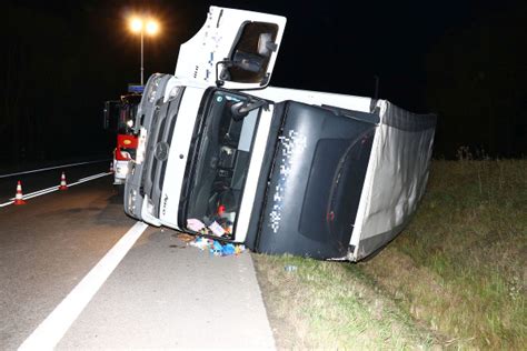 Pijany kierowca TIR a wjechał do rowu