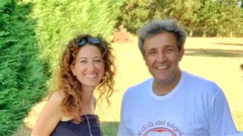 Flavio Insinna è sposato con Adriana Riccio la verità sulla vita