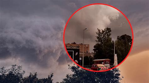 Trąba powietrzna nad Bielsko Białą Liczne szkody zerwane dachy