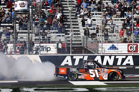 Nascar Truck Series Heim vira líder na última volta e vence em Atlanta