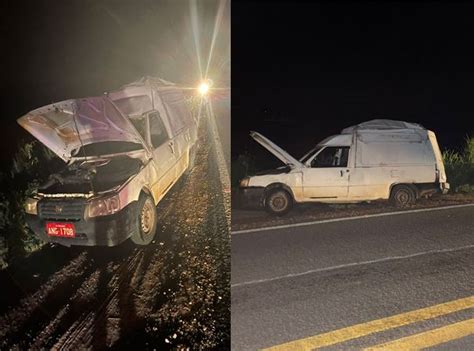 Motorista perde controle da direção e capota carro várias vezes em