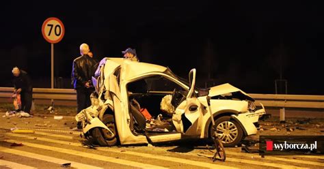 Wypadek na obwodnicy Zderzyły się cztery auta trzy osoby ranne Korki