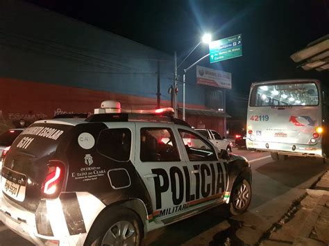 Passageiro Reage E Atira Em Suspeito Durante Tentativa De Assalto A