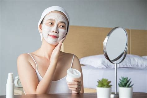 Cara Pakai Masker Wajah Yang Benar Untuk Hasil Maksimal Alodokter